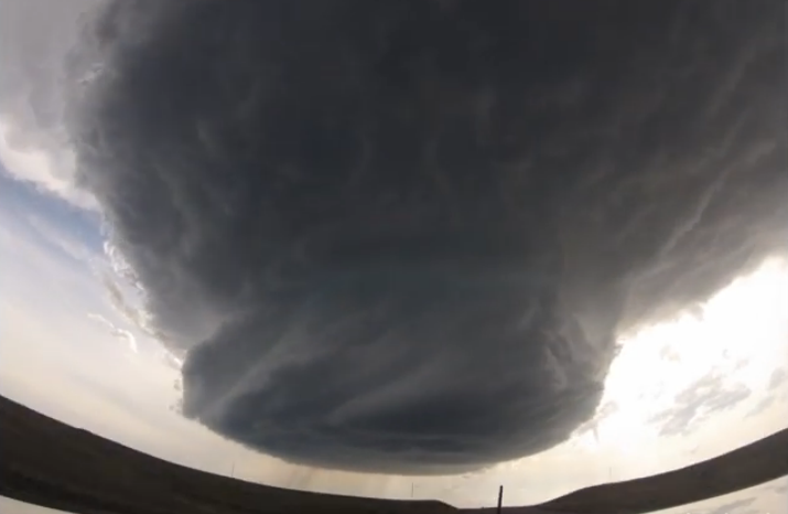 Астронет > A Supercell Storm Cloud Forming over Wyoming